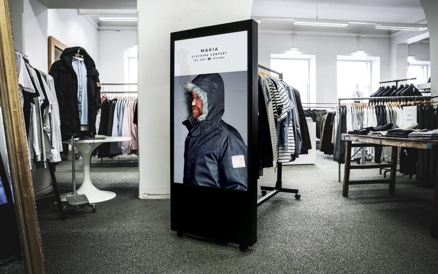 Digital Signage Adalah: Pengertian, Jenis, Fungsi & Contoh